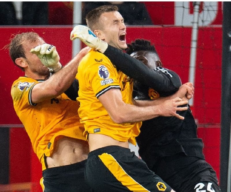 Castigan a árbitros de la Premier League por no pitar penal - El ...