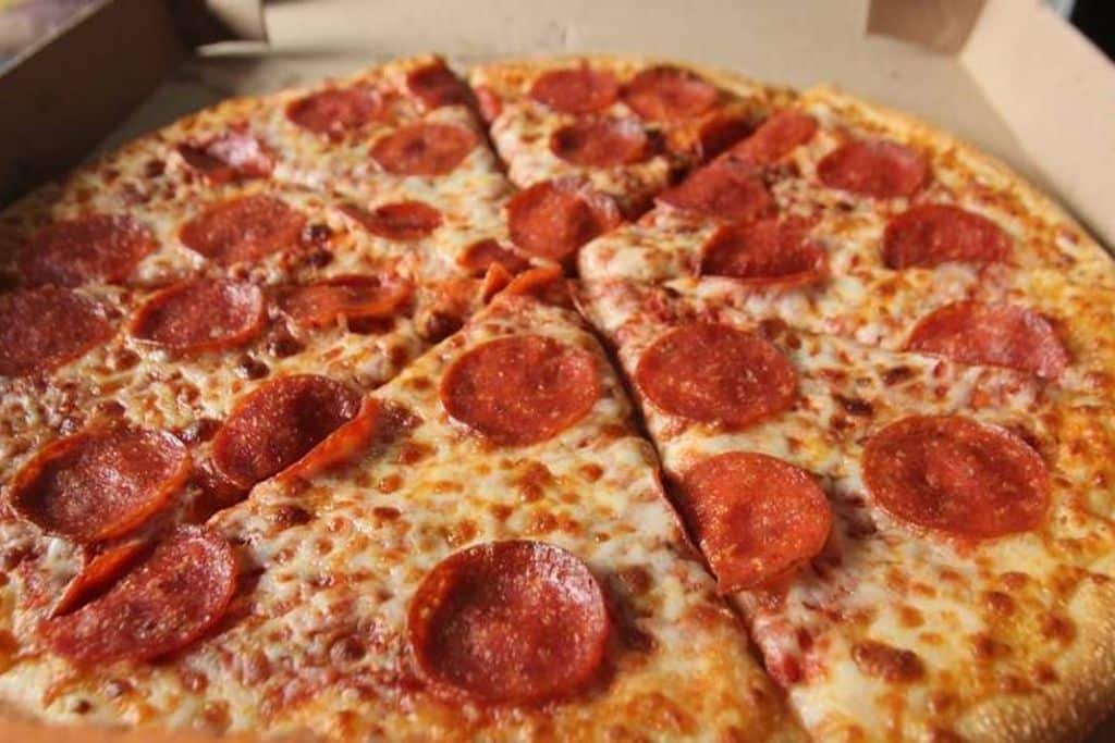 Esta famosa pizzería venderá sus pizzas a 10 pesos para esta fecha - El ...