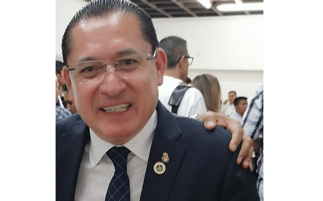 Entregan presea “Ray Tico” al Dr. Gabriel Domínguez – El Momento Chiapas